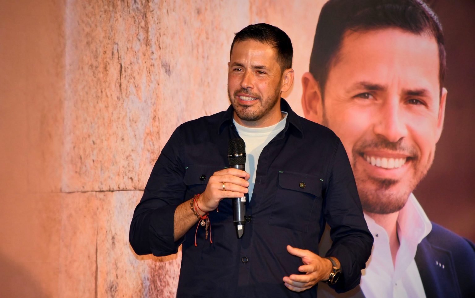 HÉCTOR SUÁREZ (CC), MUESTRA MÚSCULO EN TELDE - Onda Guanche