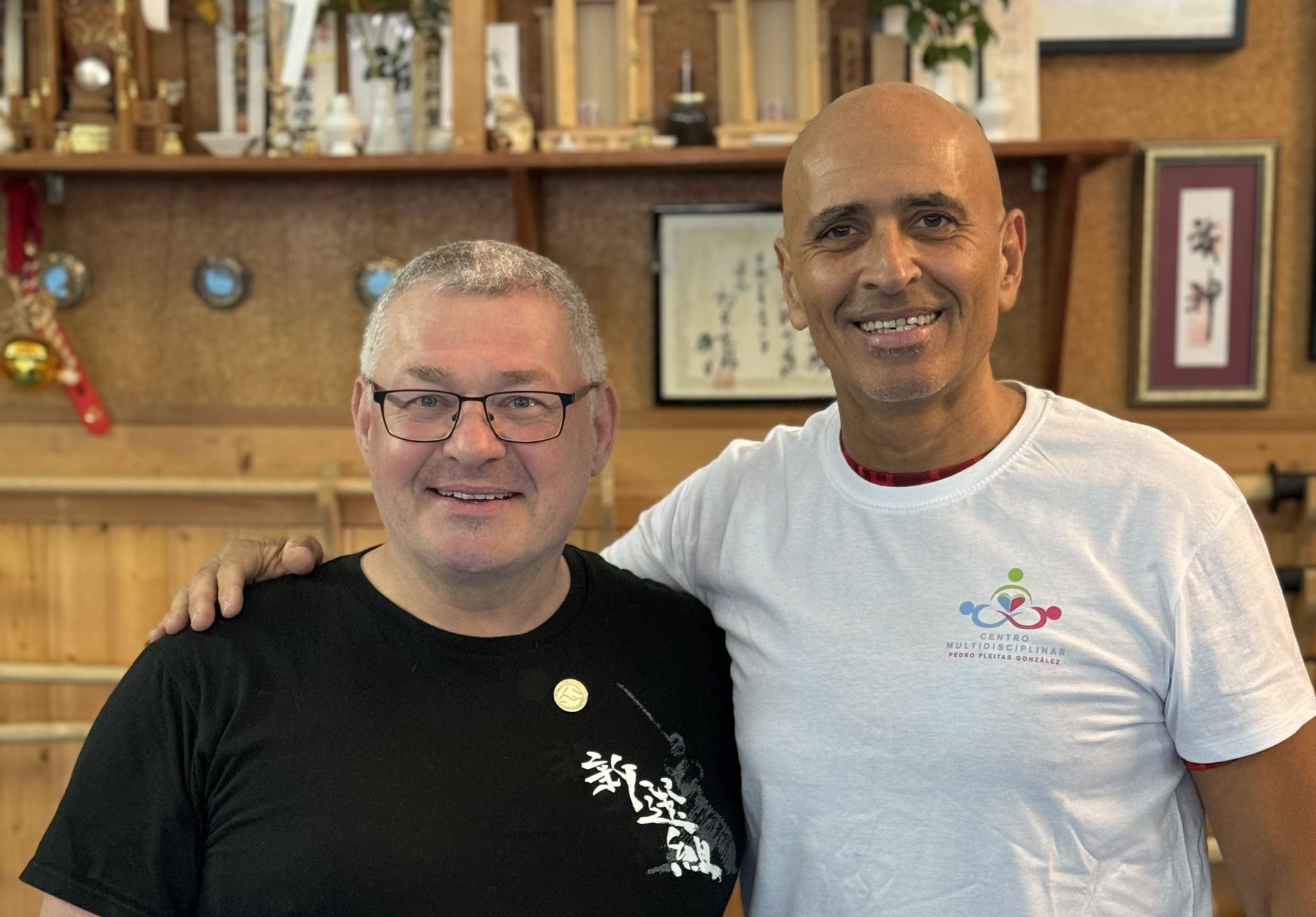 EL MAESTRO SUIZO PIETRO LUCA RECIBE LA INSIGNIA DE ORO POR SU LABOR ...